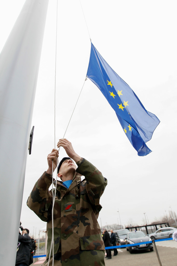 Raising of the European Flag - Eunews