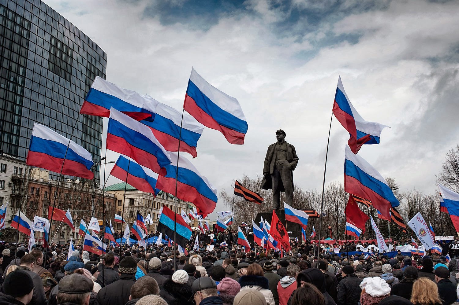 Ucraina, Kiev reagisce contro i separatisti, Russia: così sarà guerra ... Ucraina, Kiev reagisce contro i separatisti, Russia: così sarà guerra ...