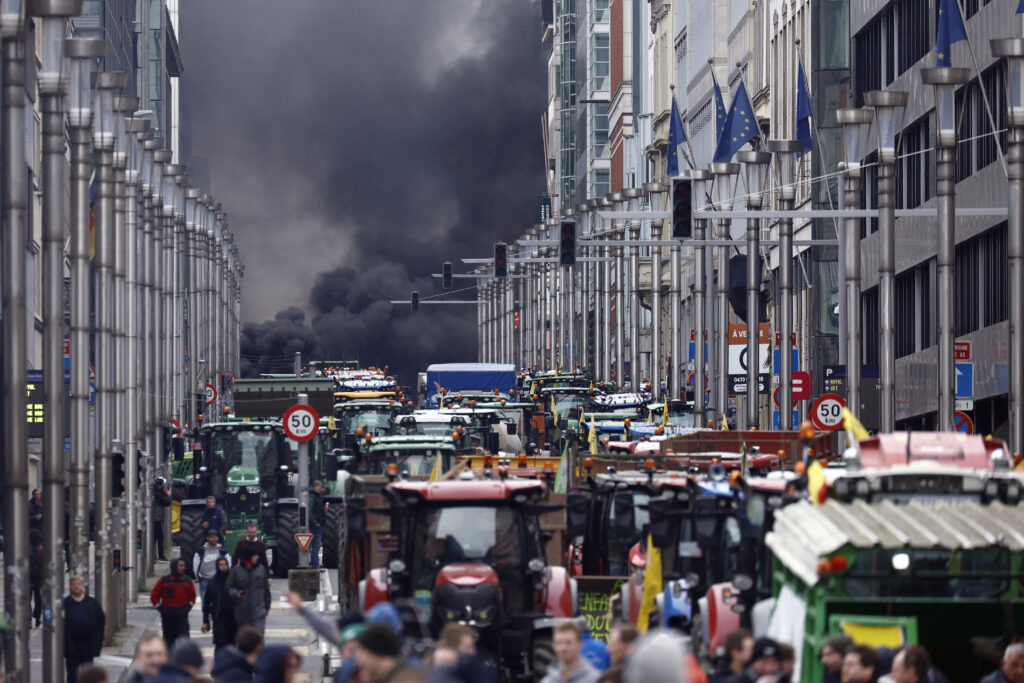 Farmers' protests exploited to spread fake news about EU climate policy ...