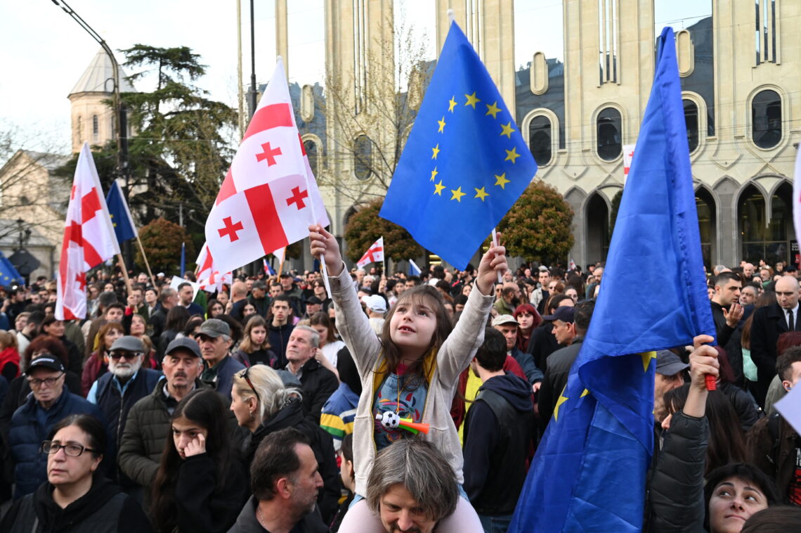Huge pro-EU protests resume in Georgia