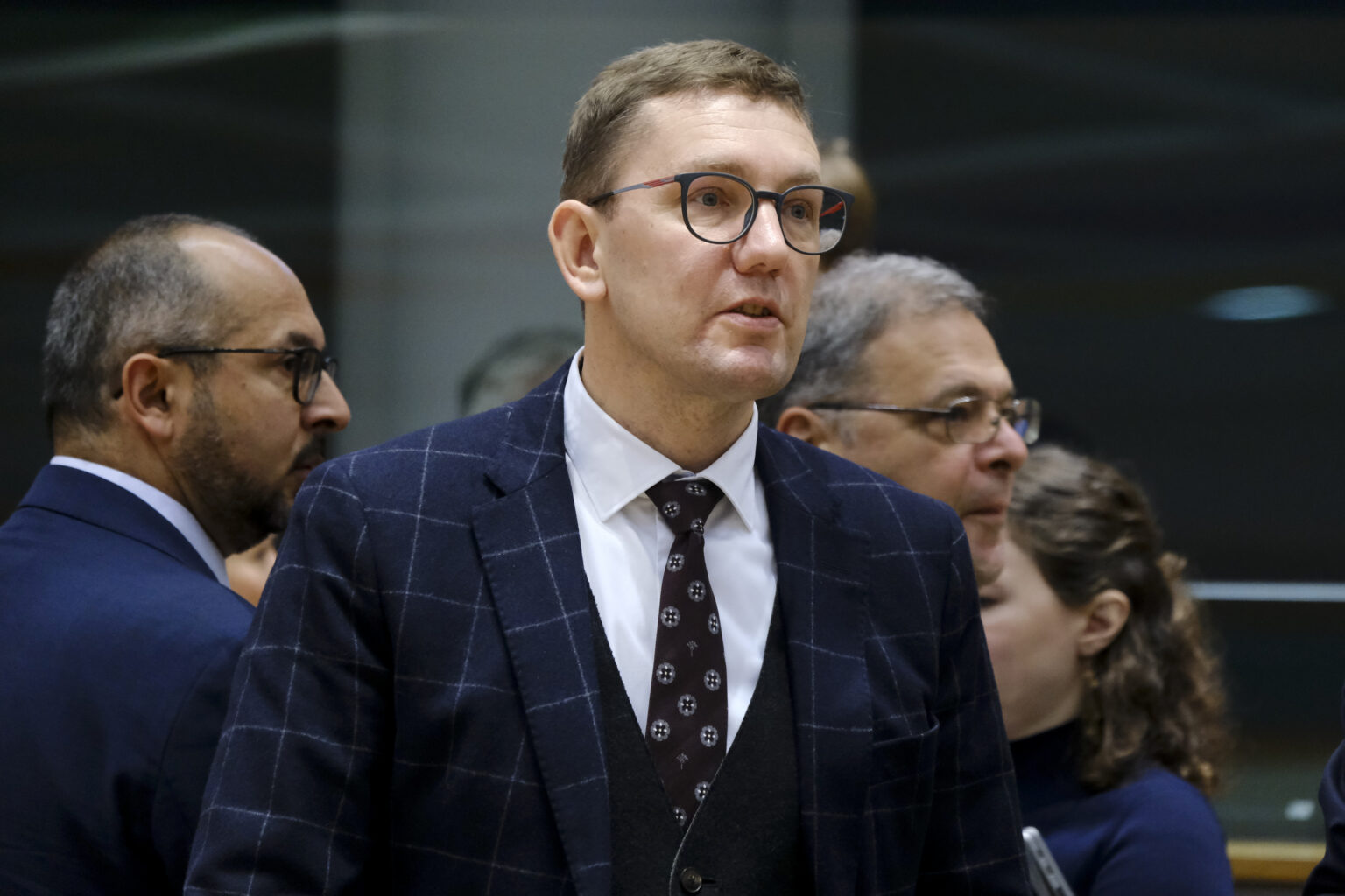 New centrist government in Estonia after Kallas stepped down