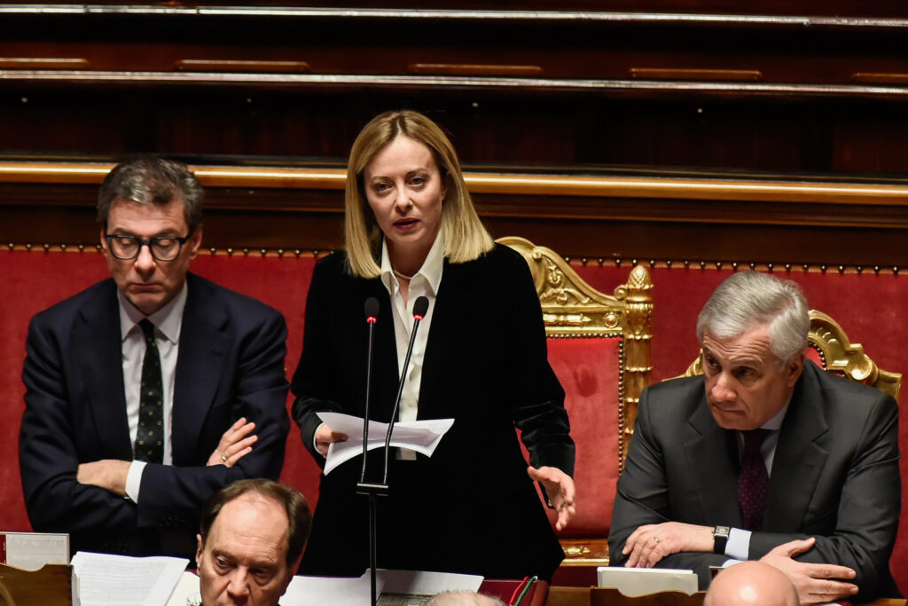 Meloni: Folle dividere Europa e Stati Uniti. No ritorsioni sui dazi - Eunews