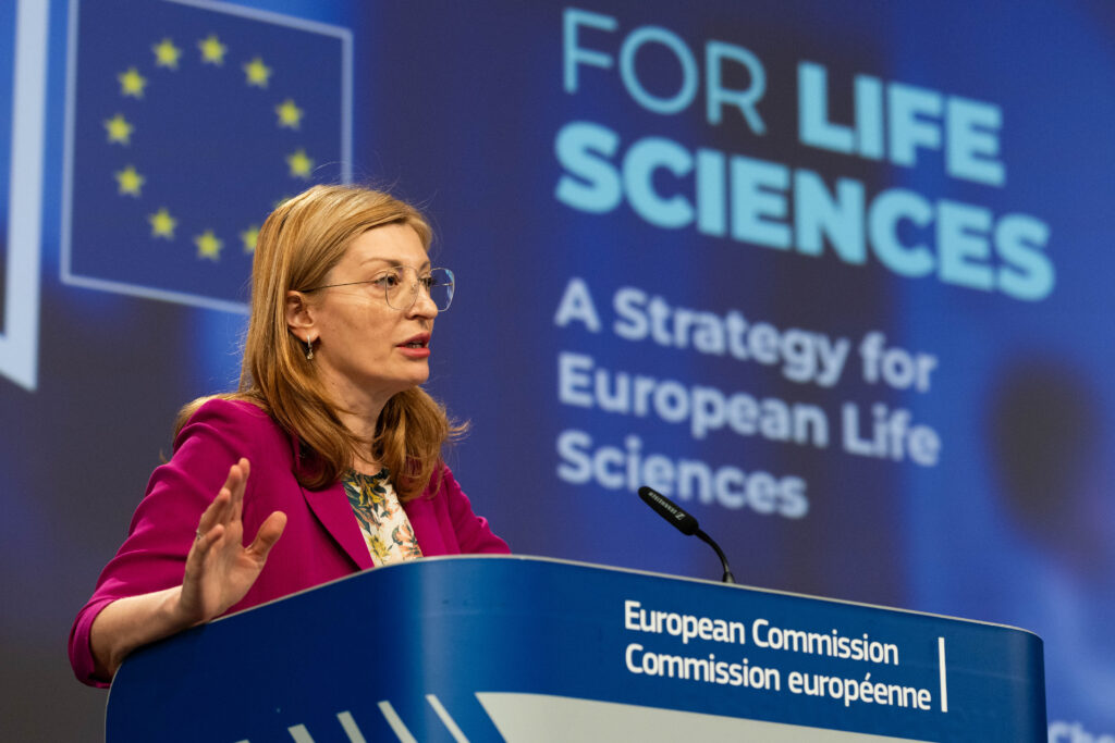 Brussels unveils strategy for the biotech industry: "Talent chooses Europe"